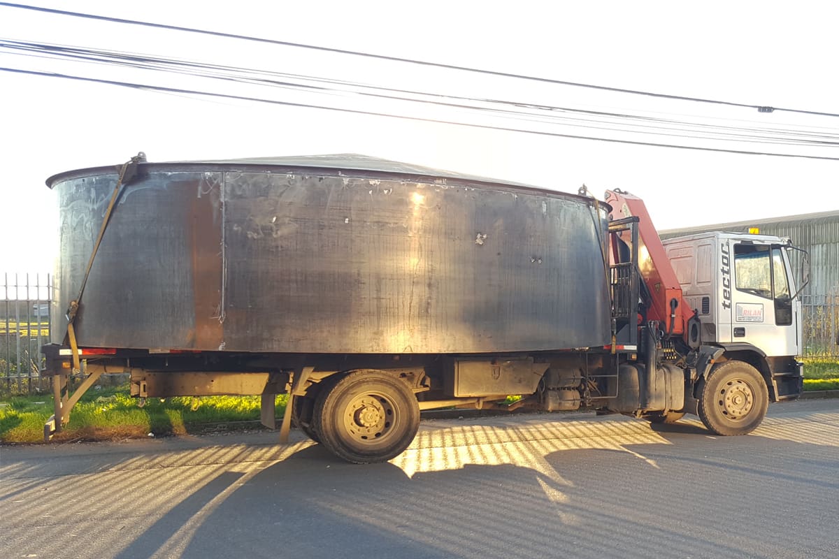 Arriendo de Camiones Pluma | Transformando metal en confianza